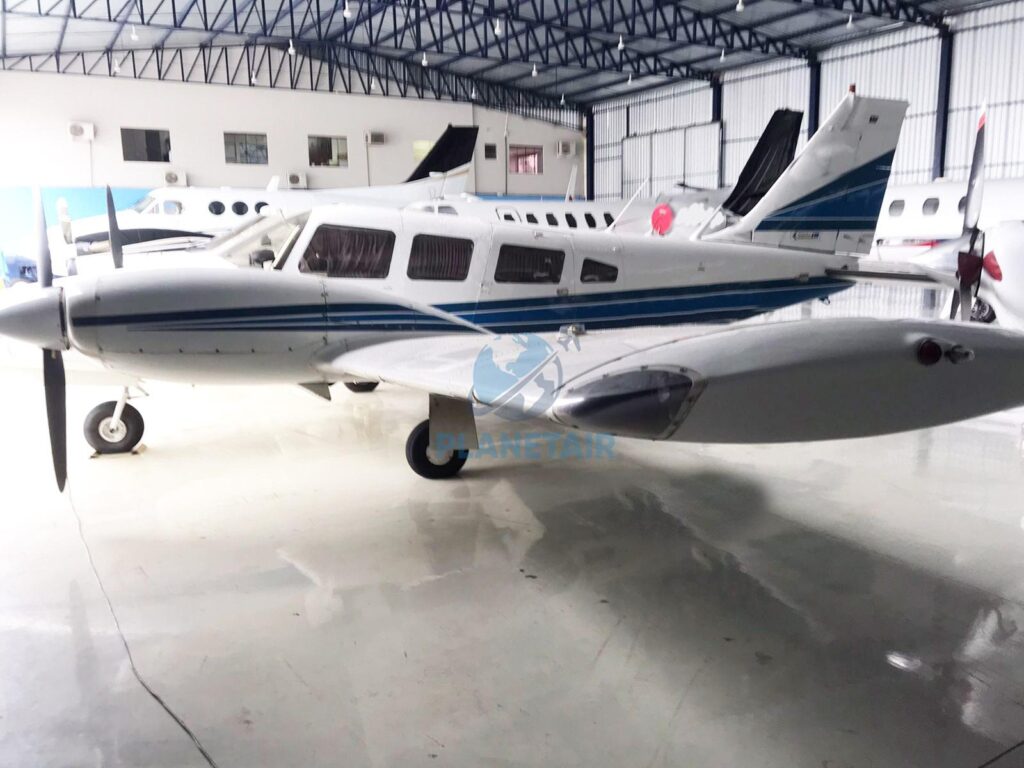 Embraer Seneca II - Ano 1976 - 4218 - H.T. - Aviation Store 101