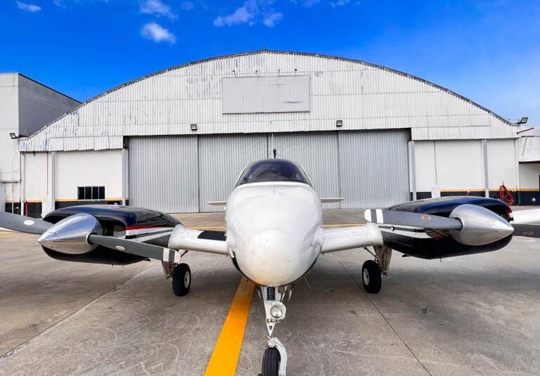 Avião Beechcraft Baron BE55 – Ano 1973 – 4.521 H.T.