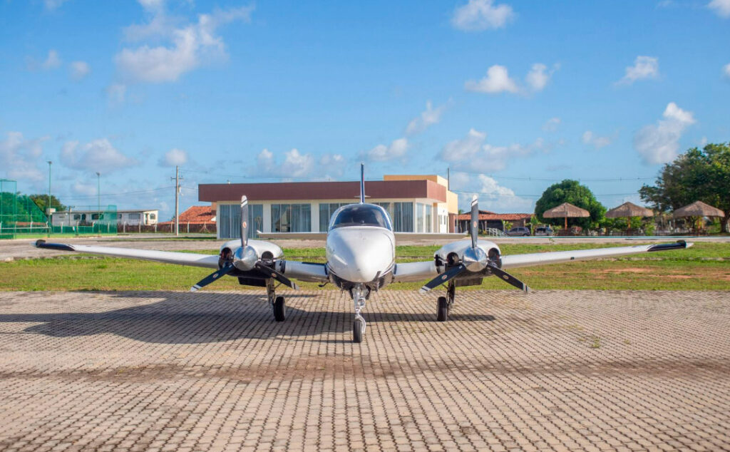 Avião Beechcraft Baron 58 Turbo - Ano 1978 - 4.400 H.T. - Aviation ...