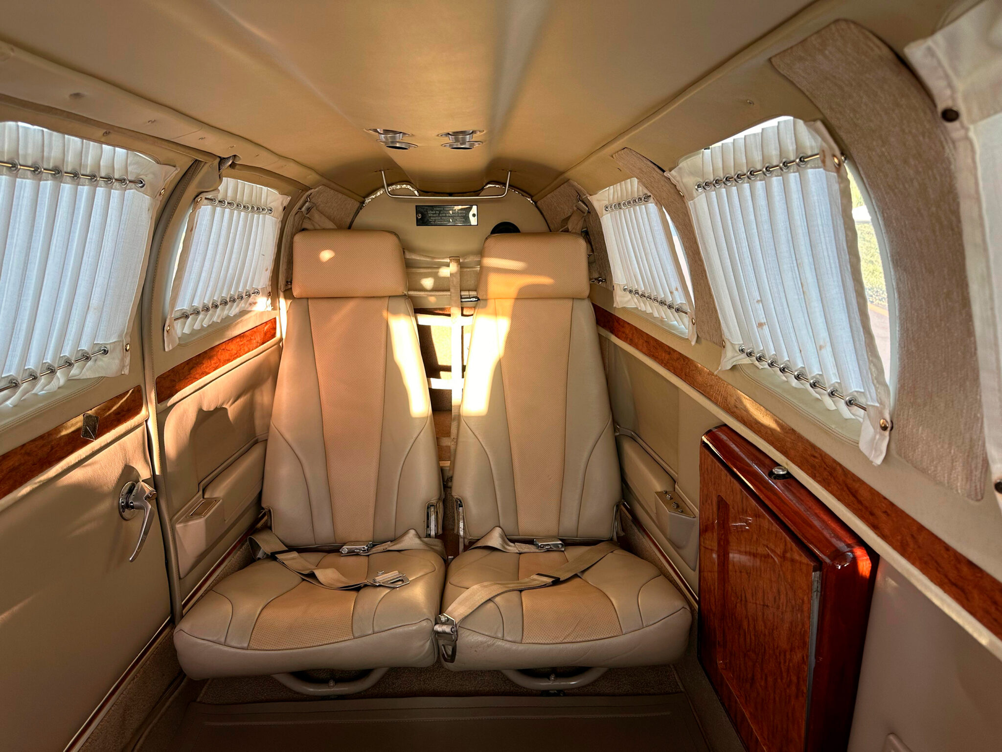 Avião Beechcraft Baron 58 - Ano 1979 - 4.700 H.T.