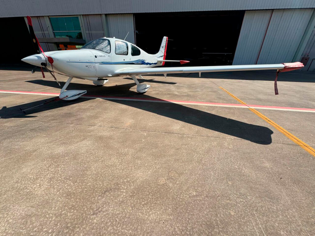 Cirrus SR20 G3 - Ano 2008 - 1.323 H.T. - Aviation Store 101