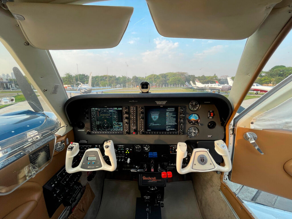 Beechcraft Baron G58 - Ano 2008 - 1.972 H.T. - Aviation Store 101