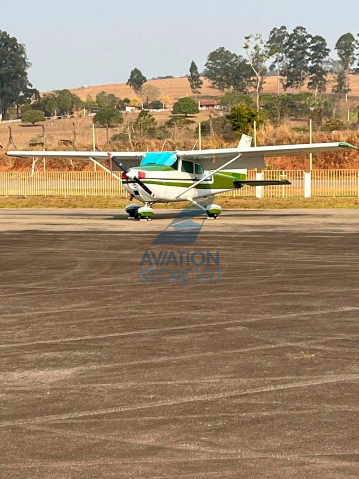 Avião Cessna 172M Skyhawk- Ano 1974 - 5.232 H.T. - Aviation Store 101